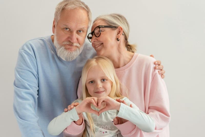Grandparent-Grandchild Bonding: 4 Key Benefits Explained (Plus Easy ...